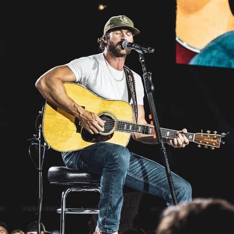 Riley Green Performs Unreleased Title Track From New Album ‘this Aint