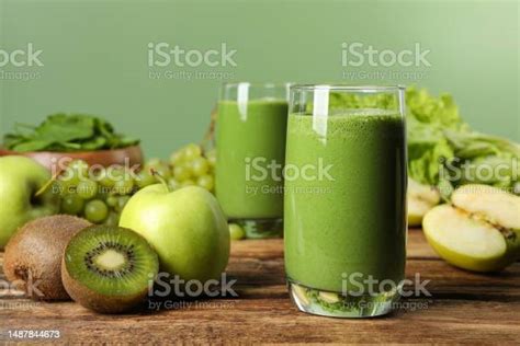 나무 테이블에 그린 스무디와 신선한 재료 텍스트를 위한 공간 0명에 대한 스톡 사진 및 기타 이미지 0명 건강한 생활방식 건강한 식생활 Istock