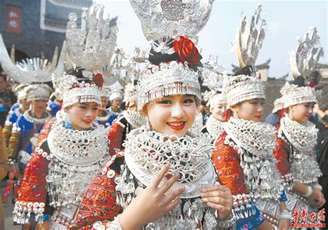 苗族银饰服饰装扮凤凰城 焦点图 湖南在线
