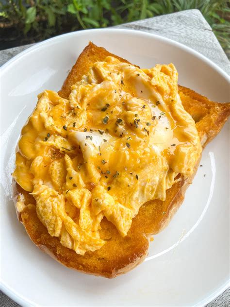 White Room ขนมปังปิ้งไข่ข้นนมสด 🍳🍞 Facebook