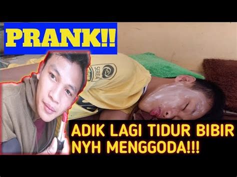 Prank Make Up In Adik Lagi Tidur Youtube