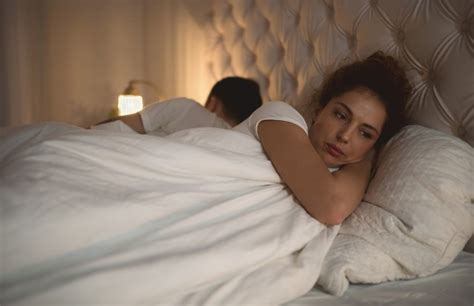 როგორ უნდა მოიქცე თუ ქმარს სხვა უყვარს მაგრამ წესიერების გამო ოჯახს არ ანგრევს რჩევები