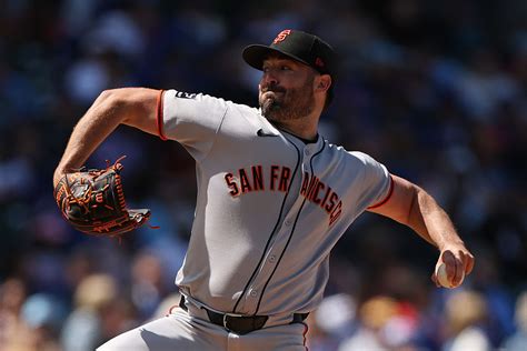Robbie Ray Improves To 5 0 Giants Silence Cubs