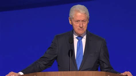 أنا أصغر سنًا من ترامب شاهد ما قاله بيل كلينتون في خطابه بمؤتمر الديمقراطيين Cnn Arabic