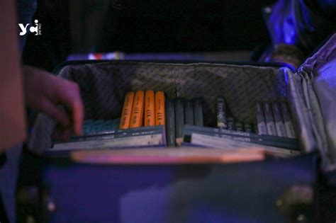 «Люди з дієсловами в Одесі пройшов літературний вечір фото — УСІ Online