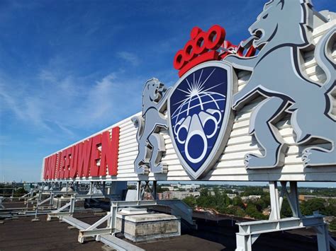 Royalvanleeuwen Royaldesignation Morethantubes Newlogo Rotterdam Royal Van Leeuwen 15