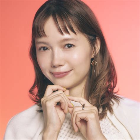 【宮﨑あおいさん（39）】「同じ目標を持つ夫婦が理想的」ドラマ『ちょっとだけエスパー』インタビュー｜classy（magacol