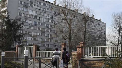 Clichy Sous Bois Cherche à Tourner La Page Les Echos