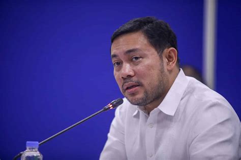 Mark Villar Pushes For Muslim Prayer Rooms In Public Offices