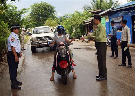 ယာဉ်စည်းကမ်း၊ လမ်းစည်းကမ်းဆိုင်ရာ အသိပညာပေးခြင်းနှင့် လက်ကမ်းစာစောင်များဖြန့်ဝေ Information