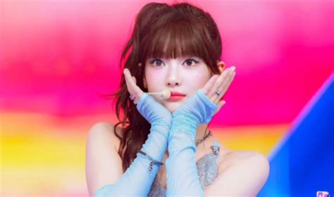 Aespa宁艺卓supernova怼脸直拍 超大只怪兽嗷呜 小猫直拍 哔哩哔哩视频