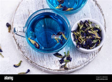 Blue tea Butterfly pea or anchan Stock Photo - Alamy