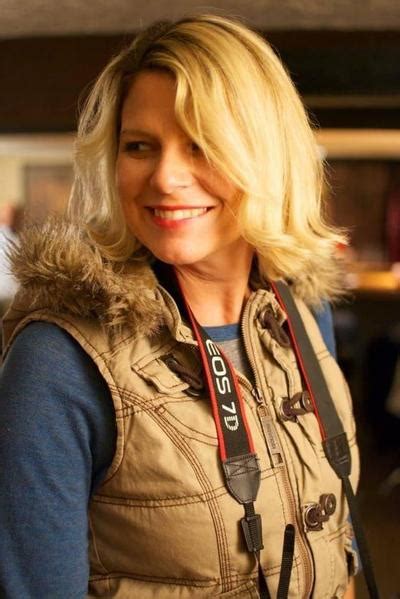 Lisa Enos About Entertainmentie