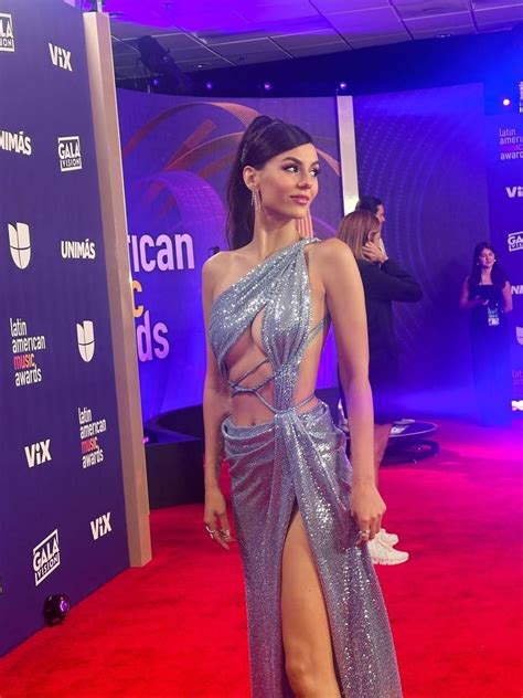 Victoria Justice En 2025 Famosos Lindos Famosos Mujeres