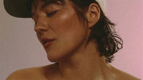 Catherine Brunet A Publié Un Cliché Aussi Artistique Que Sensuel 7 Jours