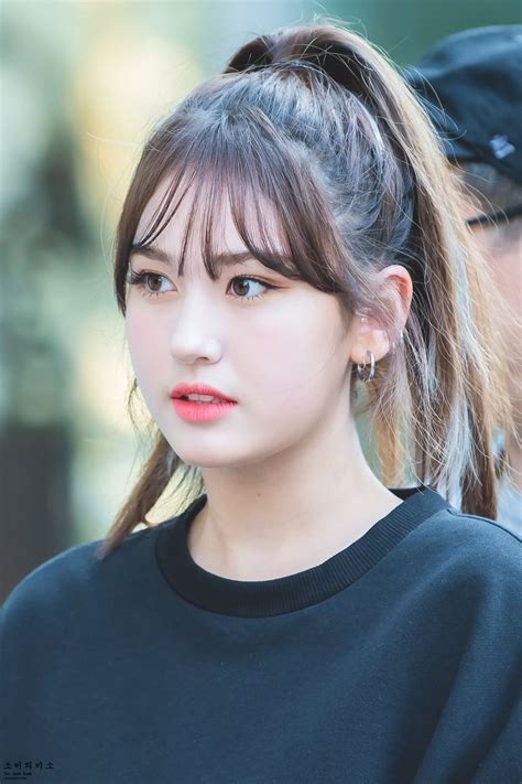 소미의미소 On Twitter Jeon Somi Somi Bangs With Medium Hair