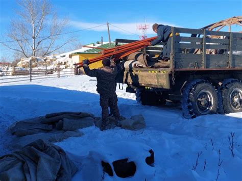 Зэвсэгт хүчний алба хаагчид өвөлжилт хүндэрсэн сумдад ажиллаж байна