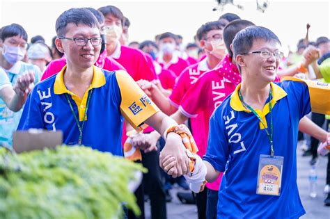 崇德新時代 飛向大未來 2023全球高中立德班 上 發一崇德電子報
