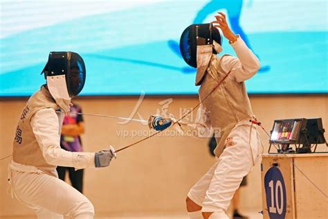 江苏省青少年击剑俱乐部联赛（常州站）开赛 人民图片网