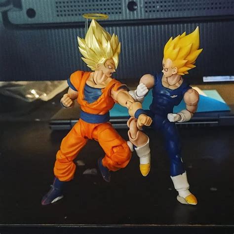 Ssj2 Goku Vs Vegeta R Shfiguarts