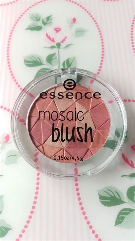 Essence mosaic blush | Kreidekunst, Essence
