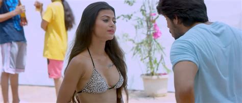 Nude Video Celebs Rani Chatterjee Sexy Goa Trip 2022