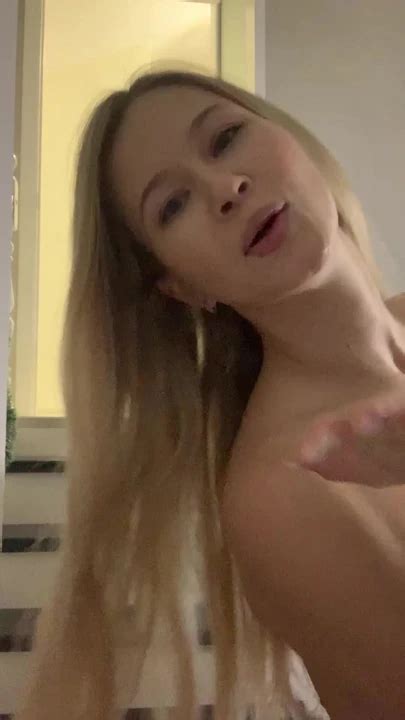 Every Curves A Masterpiece Watching Closely 😜 Blonde Porn Feat