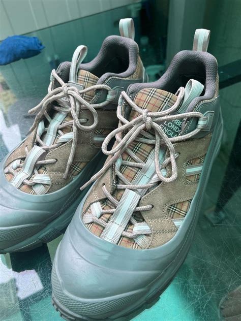 버버리 신발 헬로마켓