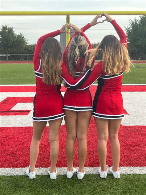 Cheer 💋🤍 Cheerleading Pictures Tight Jeans Girls Fall Outfits Women