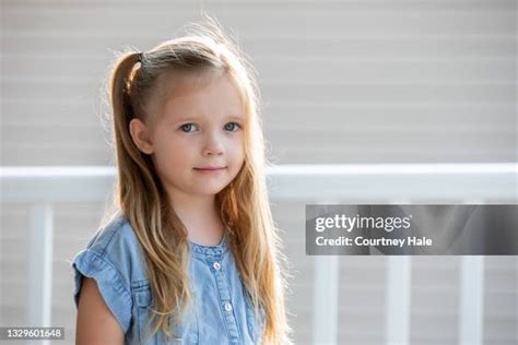 340 866 Jolie Fille Photos Et Images Haute Résolution Getty Images