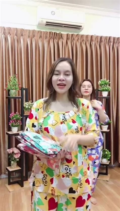 မှာလို့ရပီခ🥰 By ရွှေချည်ငွေချည်ဖက်ရှင် လက်လီလက်ကား