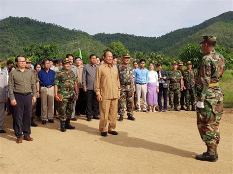 លោកបណ្ឌិត អ៊ុក រ៉ាប៊ុន ដឹកនាំប្រតិភូសួរសុខទុក្ខ និងមេ បញ្ជាការ នាយទាហាន នាយ ទា ហាន រង និងពលទាហាន