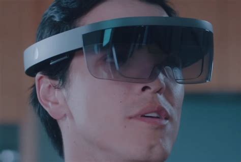 Can Microsoft Reclaim Its Throne With HoloLens