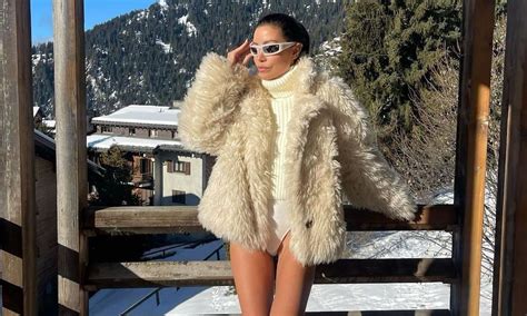 Jaimie Vaes Gaat Met De Billen Bloot Tijdens Wintersport