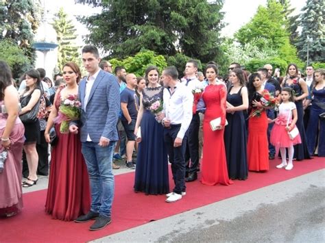 БЧК Видин помага на абитуриенти сираци