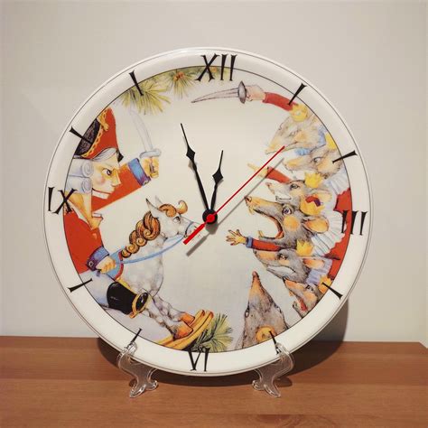 Настенные декоративные часы Щелкунчик купить C доставкой на Ozon по низкой цене 1269738182