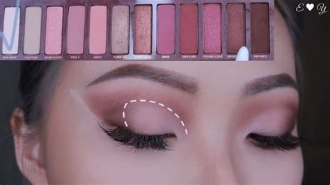 分享 Play it safe 帶著沈穩魅力的緞面百搭高級感眼妝Urban Decay Naked Cherry