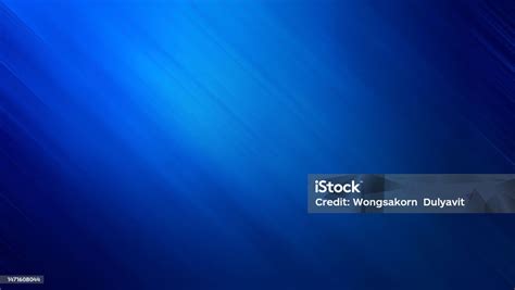 광선의 디지털 이미지 파란색 빛이 있는 줄무늬 선 추상적인 속도 및 진한 파란색의 움직임이 배경으로 사용됩니다 파란색의 조명 효과 질감입니다 미래 에너지 기술 개념 파란색