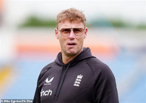 Freddie Flintoff Puts Top Gear Horror Crash Behind Him By Helping