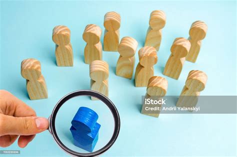 리더는 팀과 통신 하 고 지침을 제공 합니다 비즈니스 계획 및 목표 설정 팀웍 팀 정신 인적 자원 관리 직원의 해임 게시물의 홍보 개념에 대한 스톡 사진 및 기타 이미지