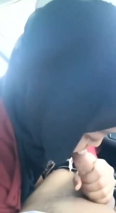 Awek Tudung Cantik Kulum Pelir Dalam Kereta Awek Tudung Cantik Kulum Pelir Dalam Kereta