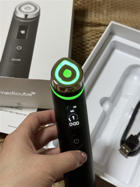 홈케어 피부관리 메디큐브 에이지알age R 부스터 프로 내돈내산 사용 후기 보관 방법 네이버 블로그