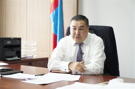 Б Хосбаяр Төрийн албаны шалгалт өгөөгүй 61 албан хаагчийг үүрэгт ажлаас чөлөөлсөн