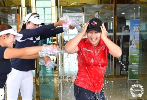 홍정민 Klpga 점프투어 최초로 3연속 우승고진영·박성현 프로처럼 되기를