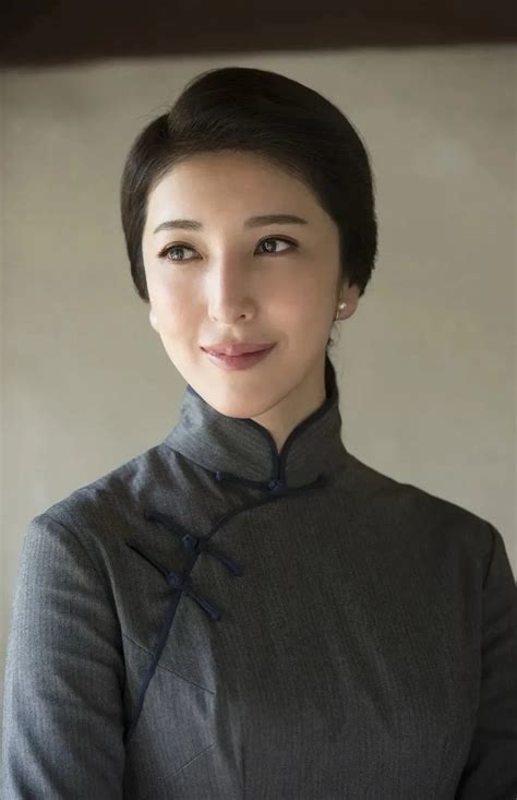 她出道7年从不作妖突然让窦骁何超莲恋情危机了 凤凰网
