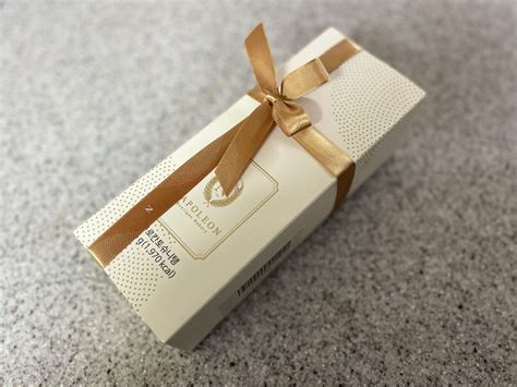 모카롤케이크 좋아해서 맛있다는건 찾아먹어보는데 이건 또 새롭게 반했다폭신한 스펀지케이크가 아니라 겹겹이 바삭한 페스츄리식감이다냉동했다가 굵게 썰어서 먹으면 겉은 부드럽고