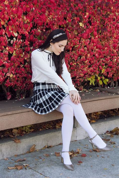 Red Dreams Carolina Pinglo Geek Chic Outfits White Tights Colored