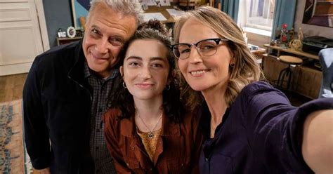 The View Helen Hunt Says It Was A Conscious Choice To Make Mad About You Reboot More