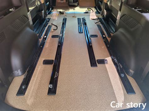 스타리아 투어러 11인승 단독 시트 라운지 9인승 실내 구조로 변신 2열 레일 연장 및 개조 가죽 시트 교체 23열 리클라이닝 180도 의자 바닥 모노륨서울