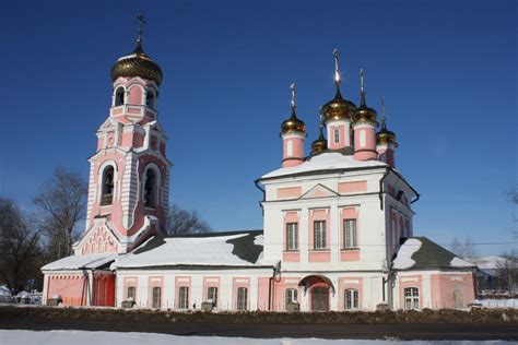 Церковь Сретения Господня Дмитров Дмитровский городской округ фотография фасады